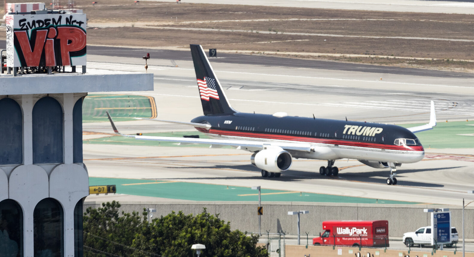 Tracking the 2024 US presidential campaign aircraft